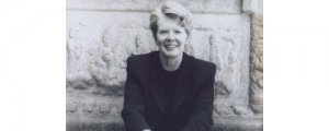 Order of Lyn Hamilton Books - OrderOfBooks.com